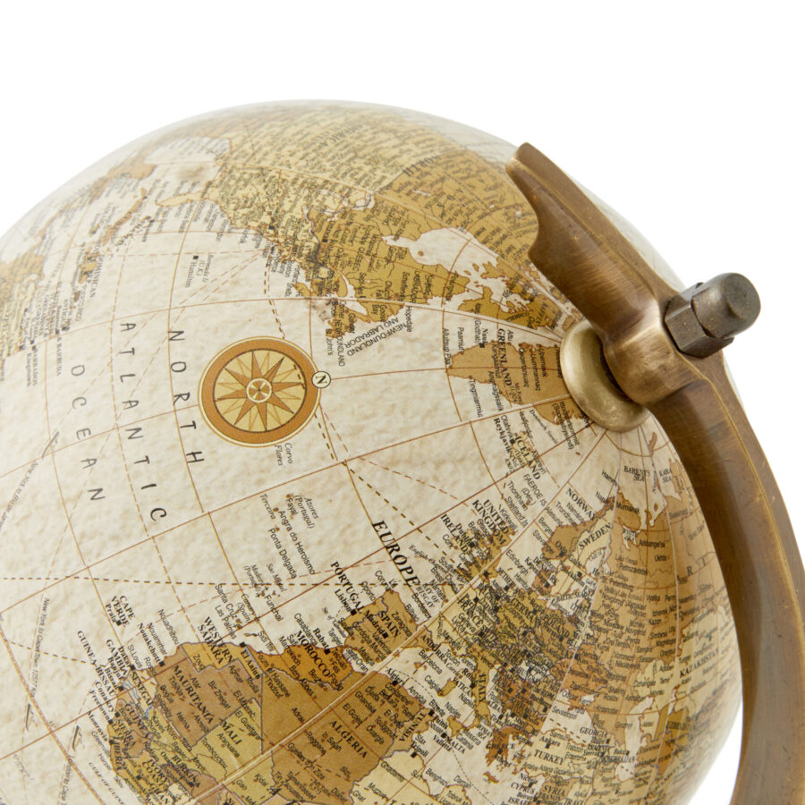 Explorer’s Globe – Paradox Collections